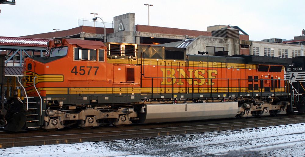 More BNSF power in Altoona